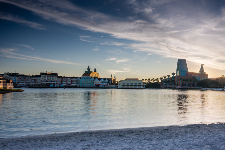 Ultimate Guide to Swan and Dolphin Resort Limo Service